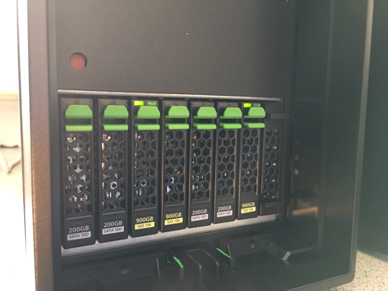 Erster Kunden-Server mit mehr SSD-Festplatten als SAS HDDs – Optimal ...